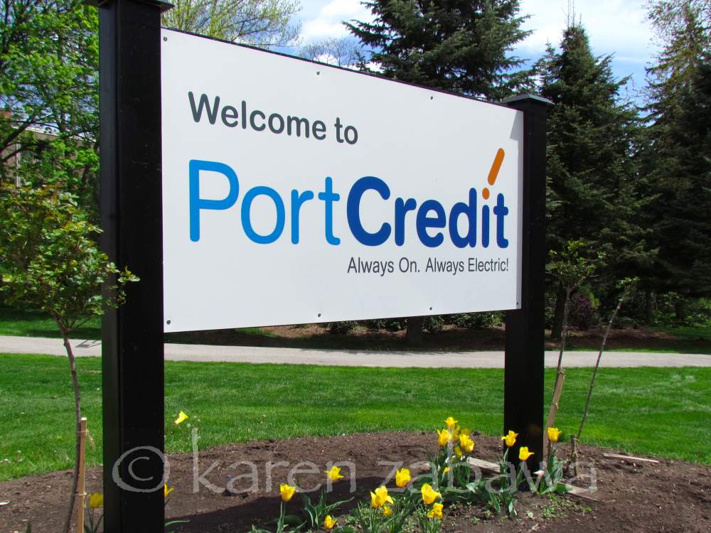 Snapshot Travel Blog: Mother's Day in Mississauga a Walk in the Gardens