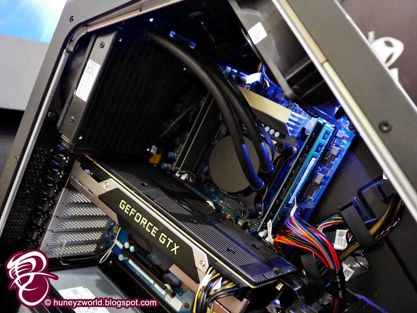 Turn To Aliens When Gaming - Alienware 13 & Alienware Area-51 ~ Huney'Z ...