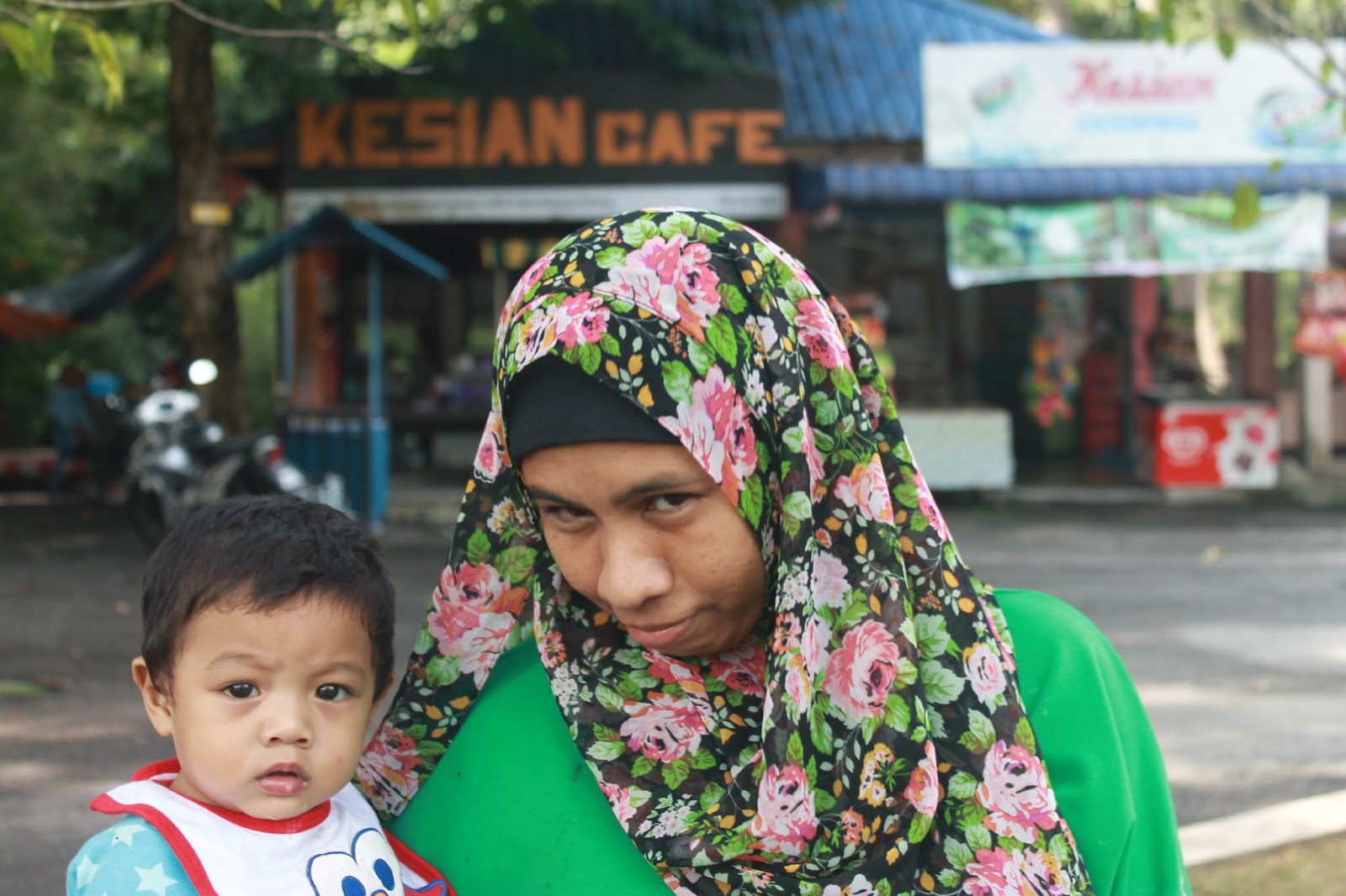 Muka Paling Kesian... - Enchanted Life Begins