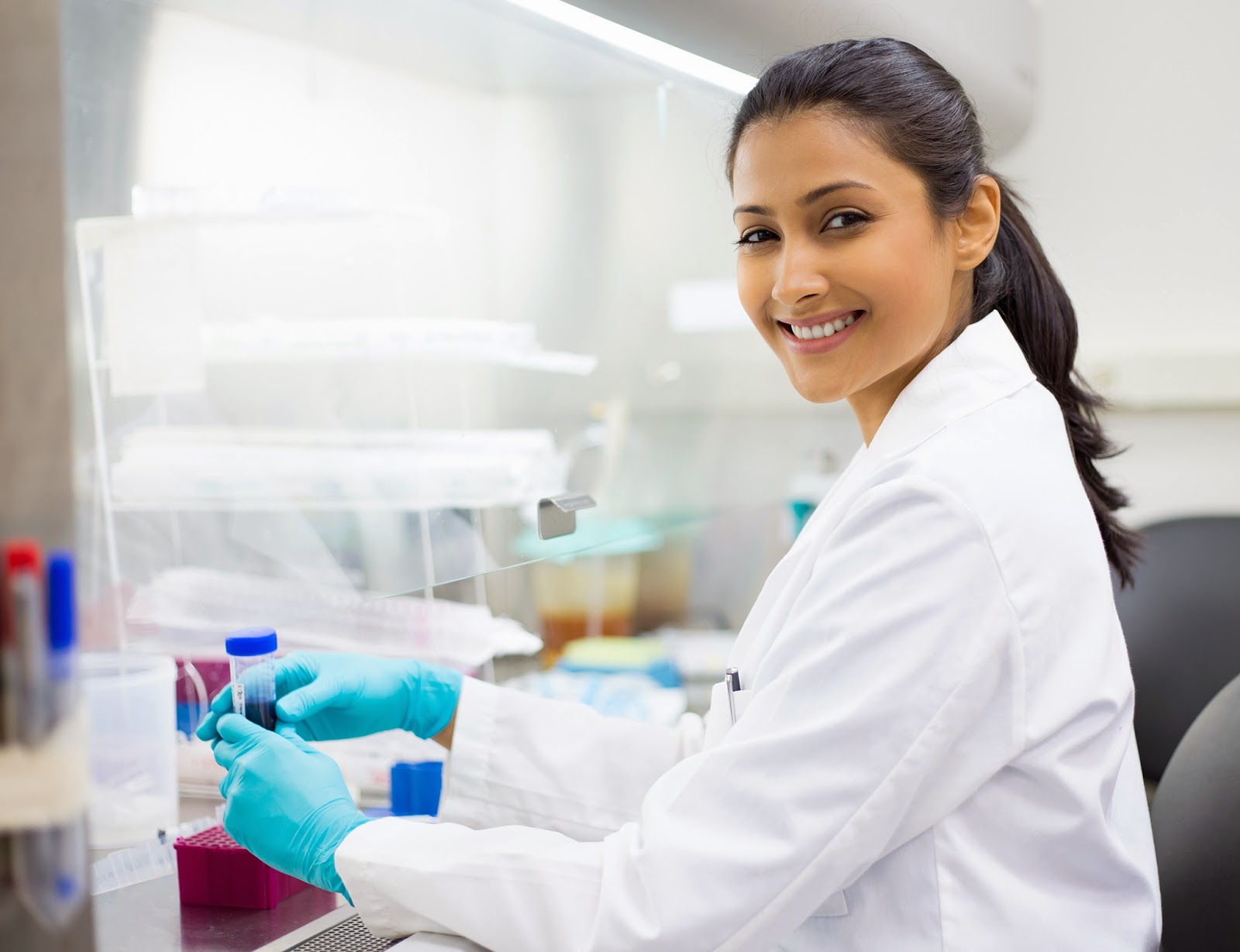 9 de Mayo se celebra "El Día del Bioananlista en RD" ~ VillaconMundial