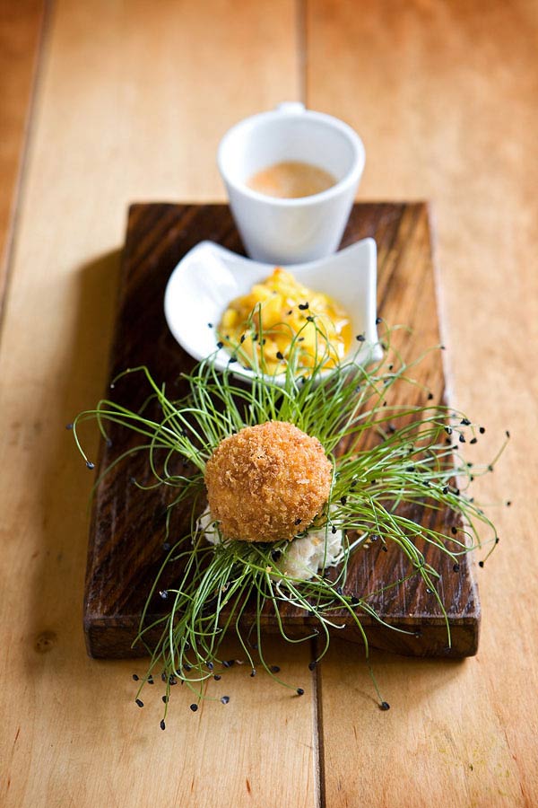 clive doyle: An Evening at The Olive Branch Pub...