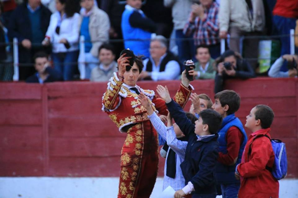 Perú Taurino: ANDRÉS ROCA REY SALE A HOMBROS POR LA PUERTA GRANDE EN ...