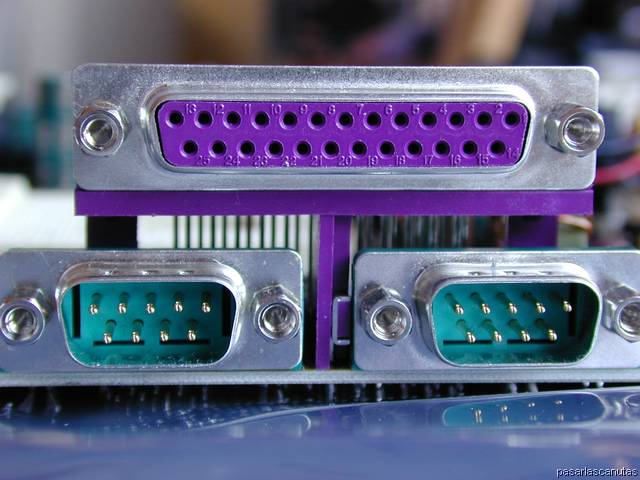 CONCEPTOS DE HARDWARE: PUERTO SERIAL