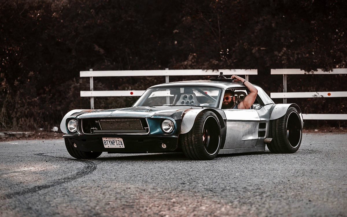 Mustang V8 - Inazuma café racer