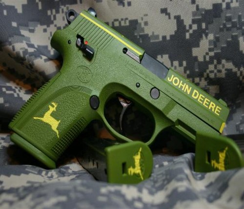 The Travis McGee Reader: Funny Looking Guns