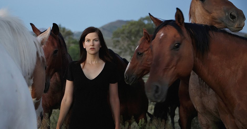 EG : María Calcaño, Grito indomable (+1)