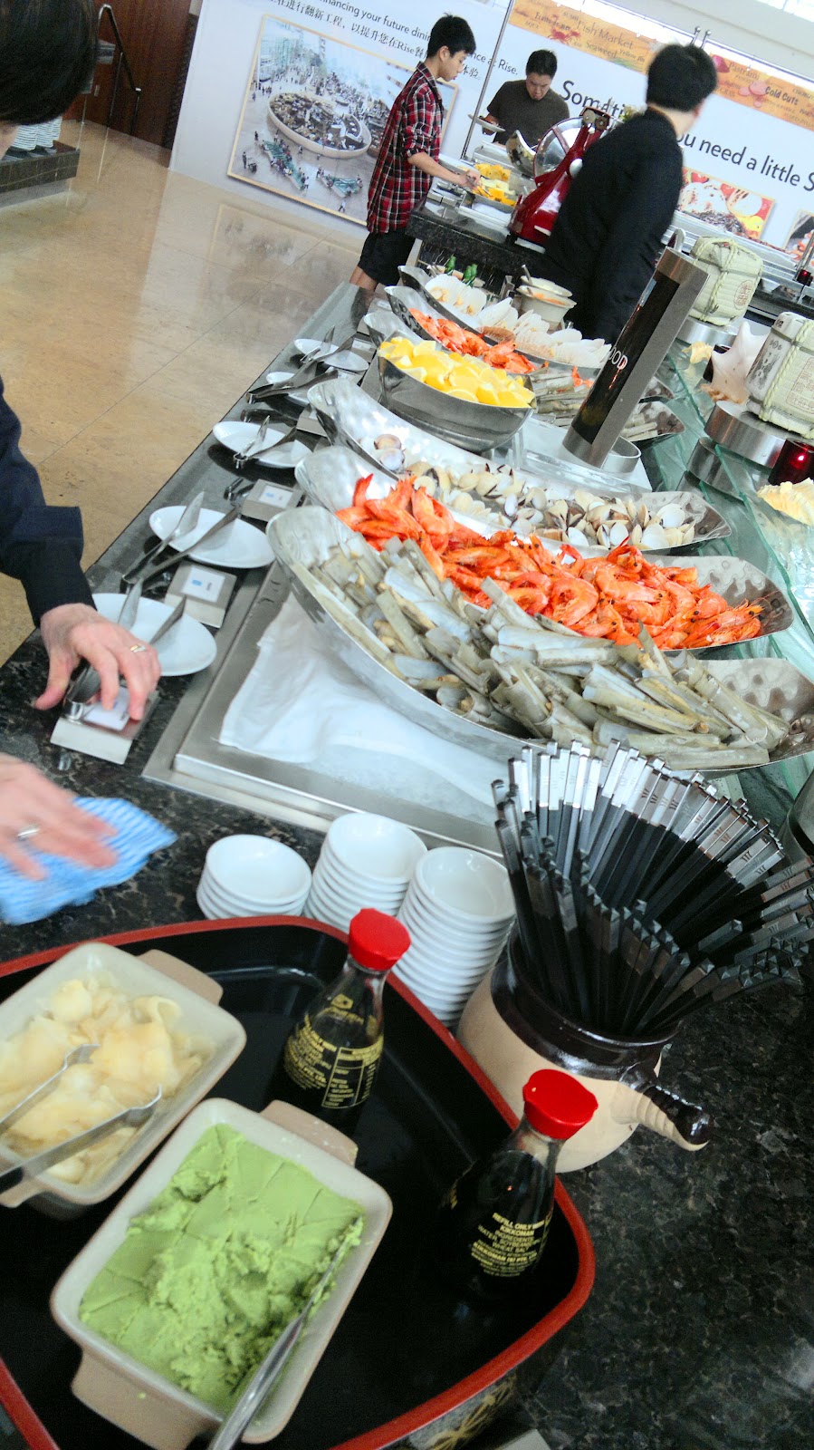 Mille Feuille: MBS Rise Restaurant