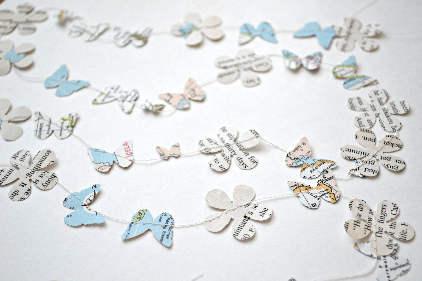 The Life of Jennifer Dawn: Paper Garland Tutorial