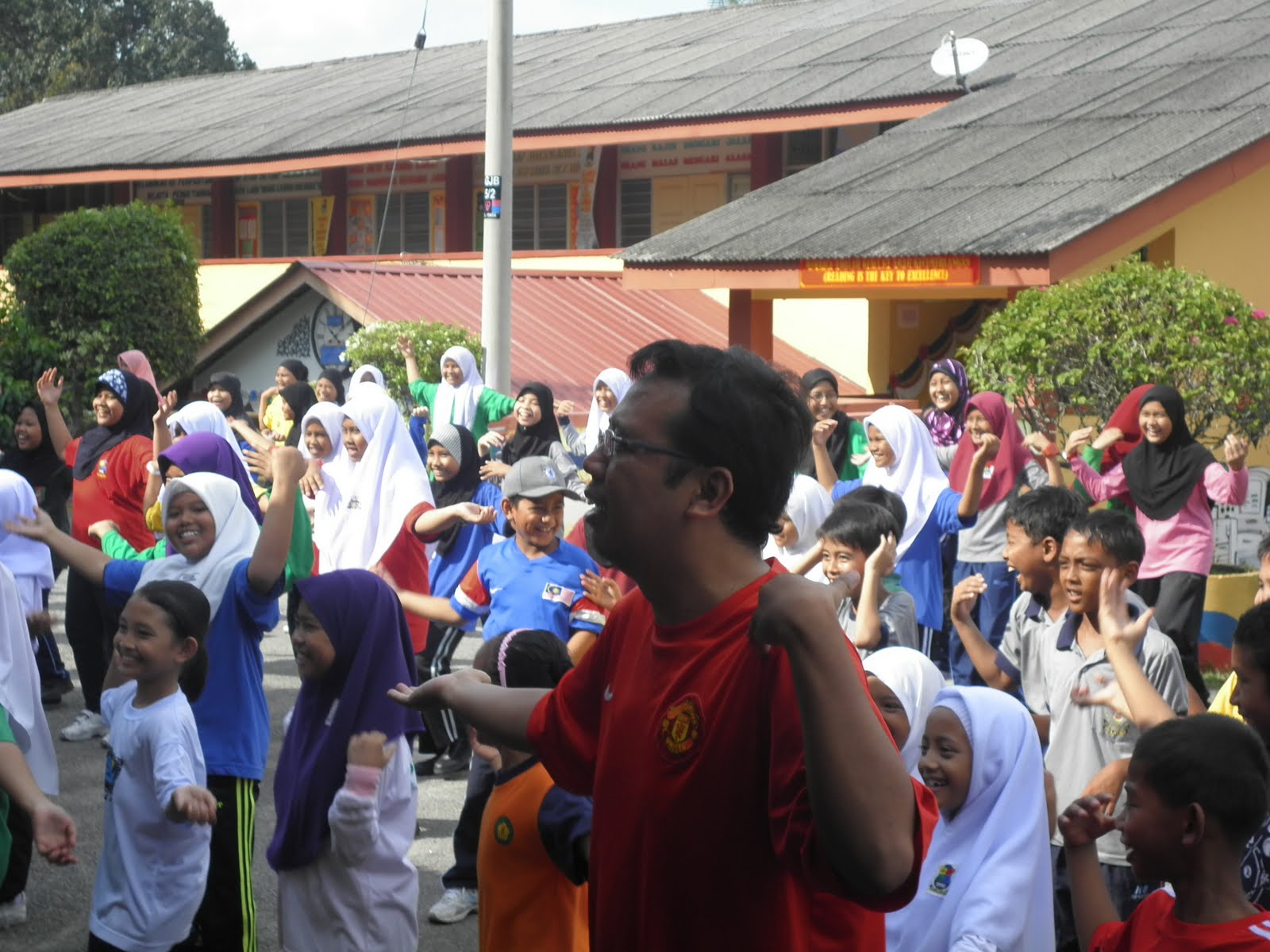 BLOG RASMI SK SIMPANG EMPAT ALOR GAJAH MELAKA: Senamrobik SKSE