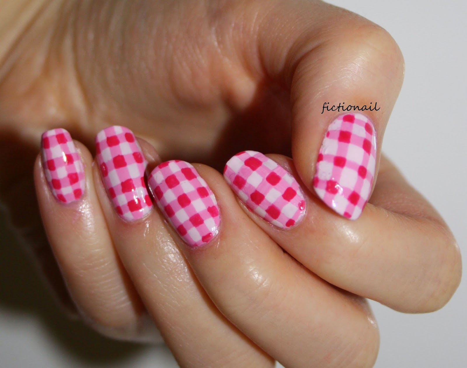 Simple Gingham/Check Pattern Nails