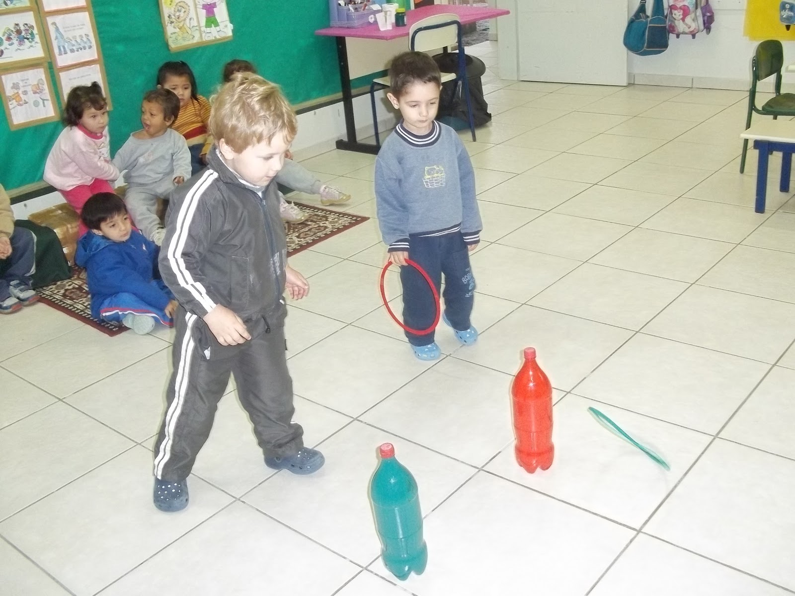 Centro de Educação Infantil Profª Tereza A. E. Augsburger: Jogo das Argolas