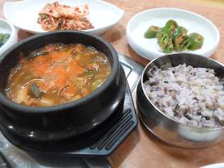 ROKin' Daegu Restaurants: Traditional Meal