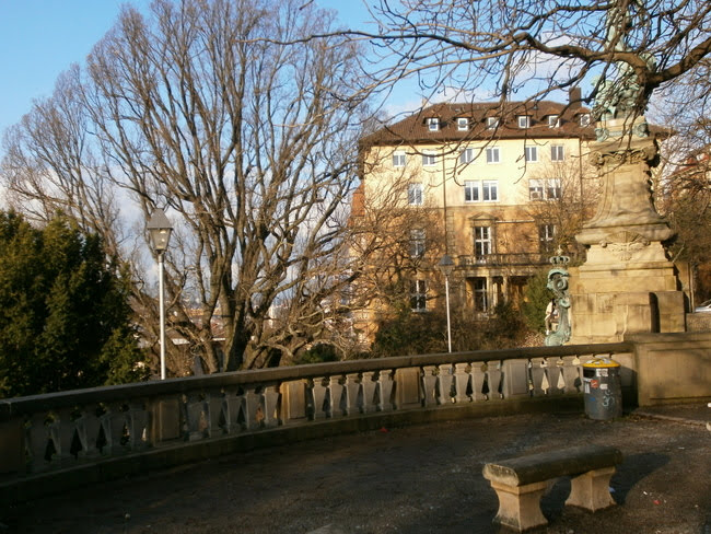Wege in der Region Stuttgart: Der Eugensplatz in Stuttgart-Mitte mit ...