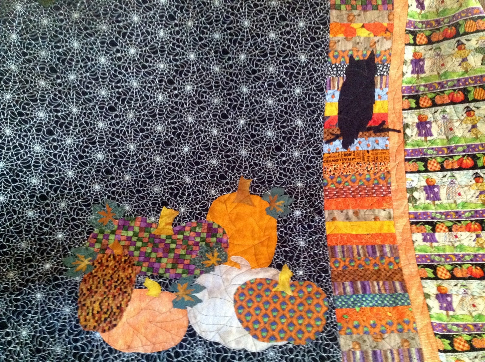 Beehive Quilts: New Halloween Quilt