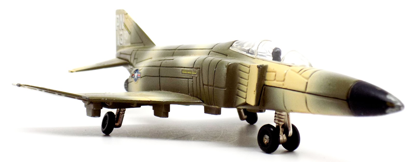 Toys and Stuff: Ertl Force One Diecast McDonnell Douglas F-4 Phantom