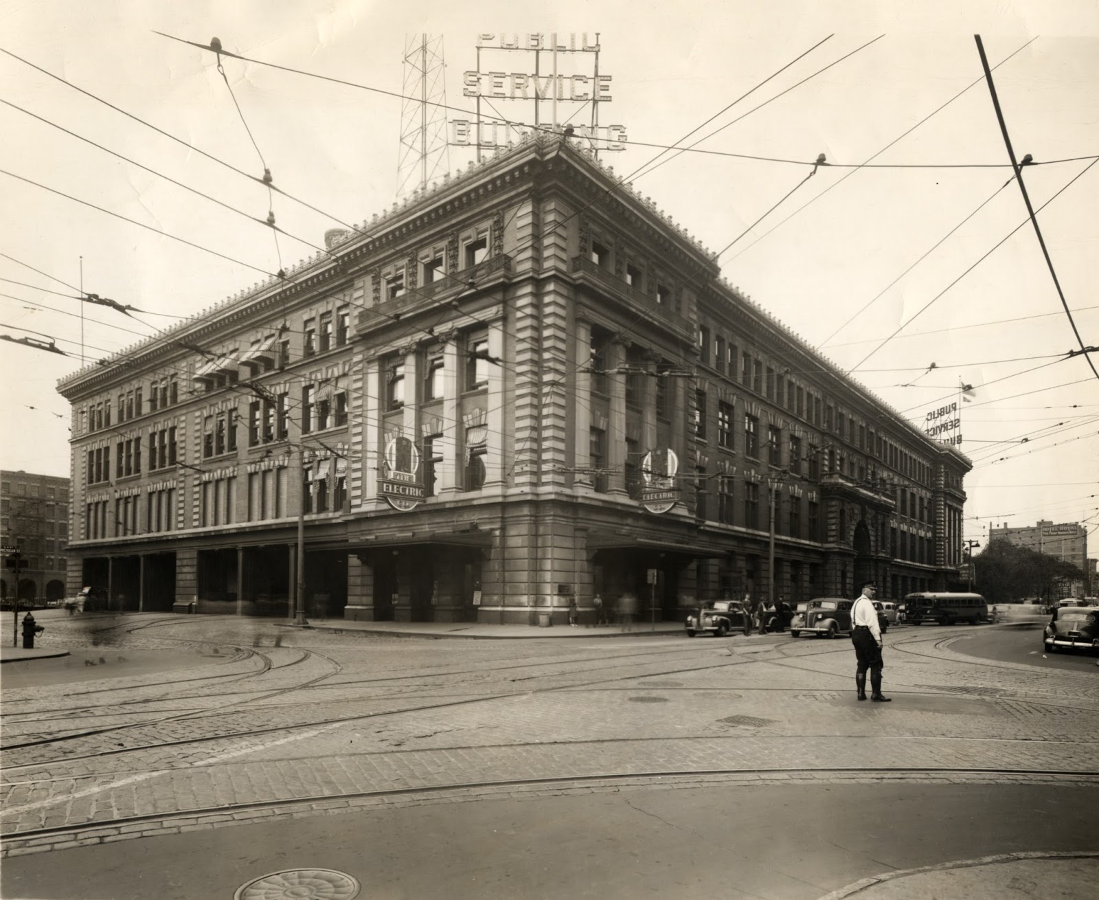 We Energies News: Public Service Building history on display
