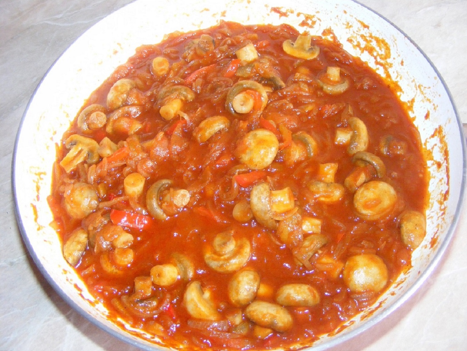 Tocanita betivita cu ceapa si ciuperci | Preparatedevis.ro