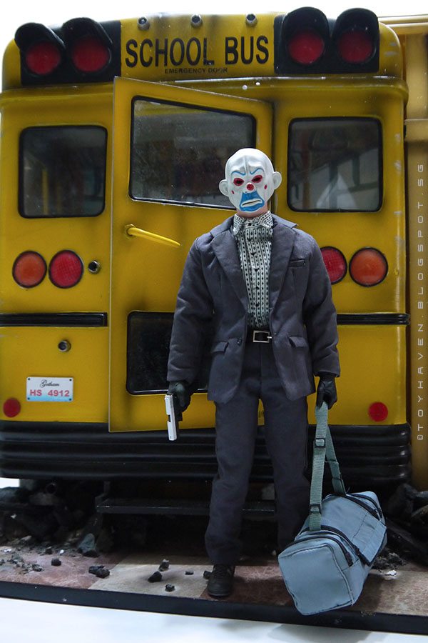 toyhaven: Red Diorama "I shot the bus driver" scene: Recreate opening ...