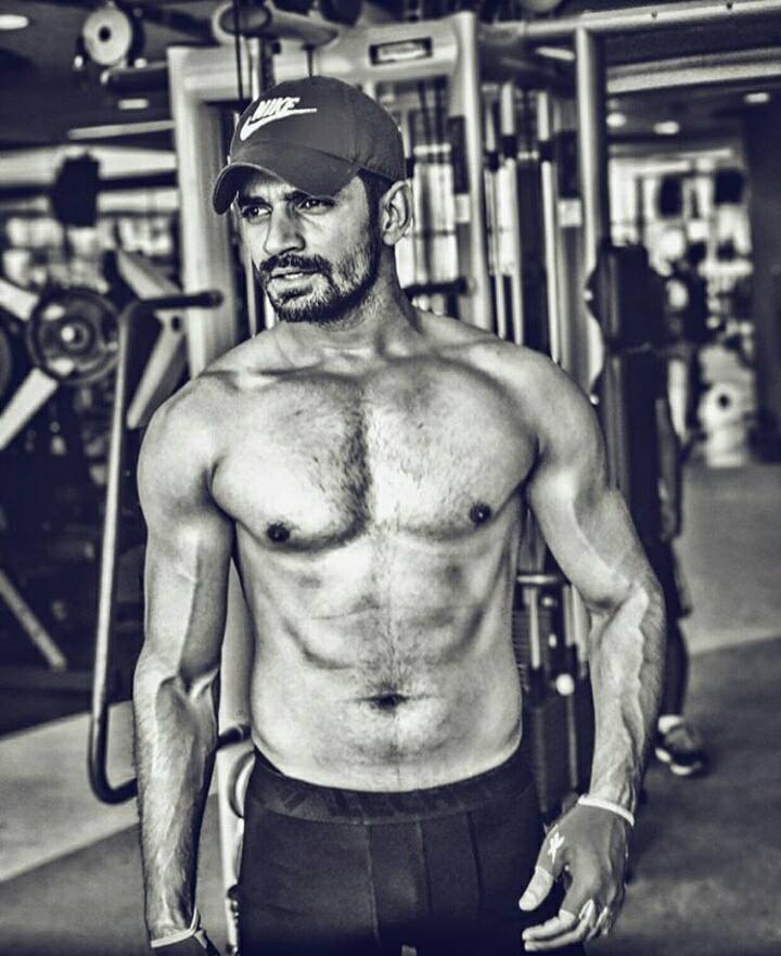 Never Shy To Expose Vishal Singh Shirtless Pics