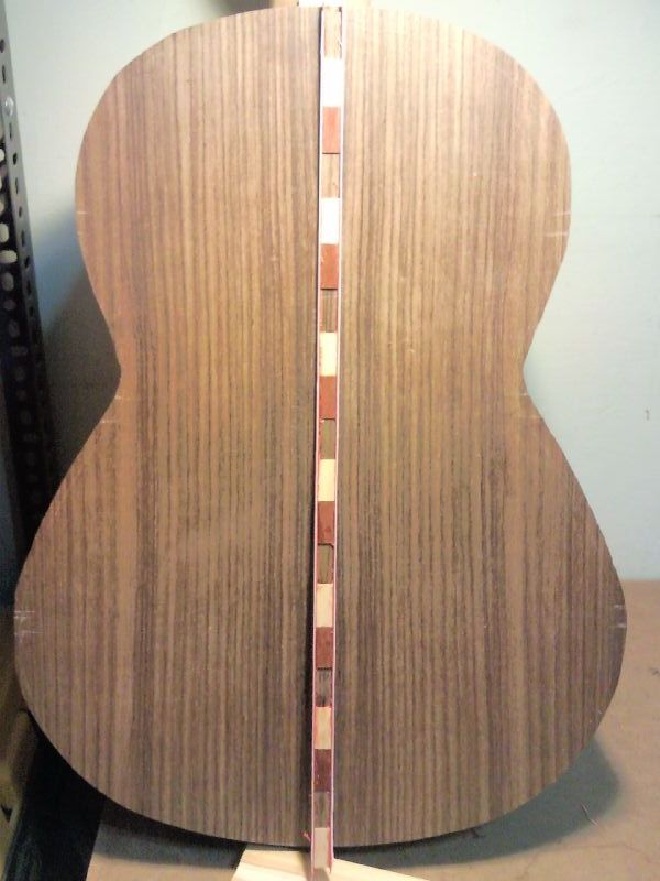 Sen's Guitar Making Blog: Inlay the back strip