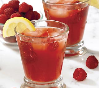 Thinking outside the bag ...: Wild Berry Iced Tea