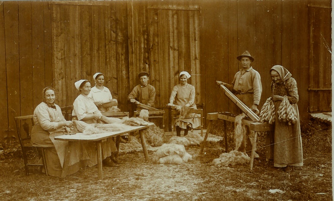 los monstruos de la hilandería y el castillo: hilandería