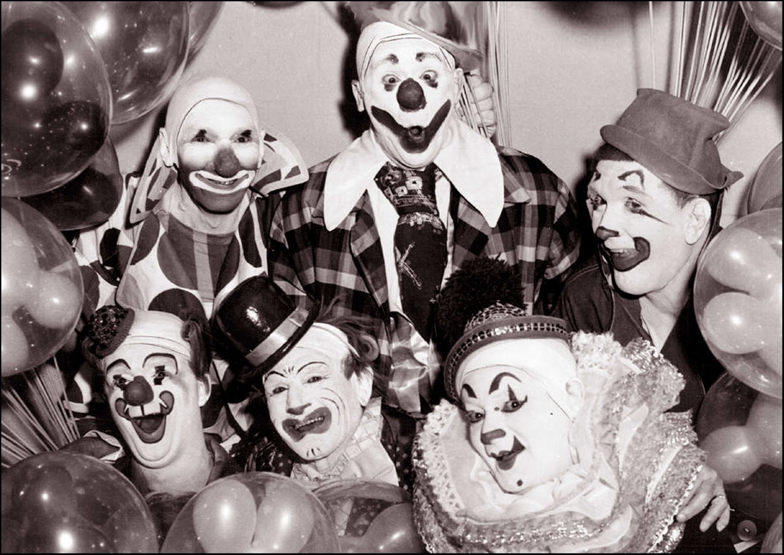 Buckles Blog: MORE CLOWNS