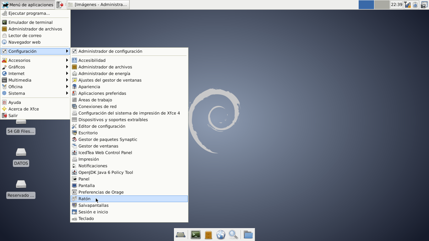 Ciber de Suburbio: Debian 7 XFCE - Día 1 [1 Año, 12 Distros]