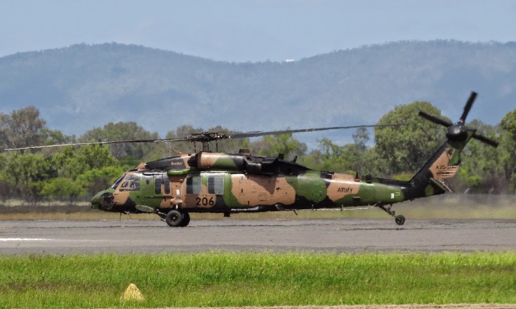 Central Queensland Plane Spotting: A Pair of Australian Army Blackhawk ...