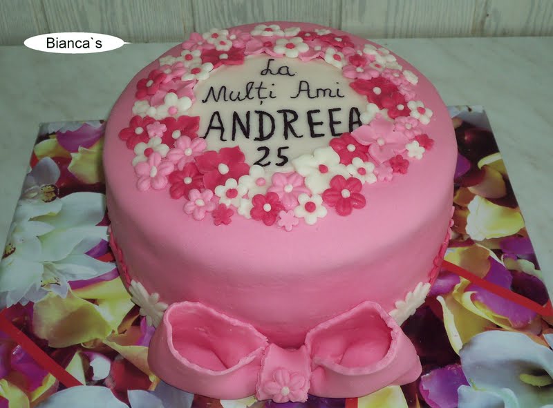 Tort cu flori roz - Ispite Dulci