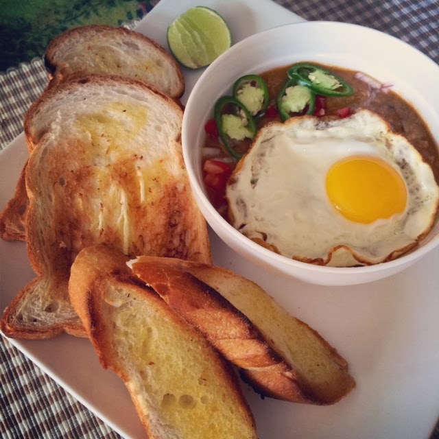 Roti cecah Kacang Pool ~ As Life Goes On...