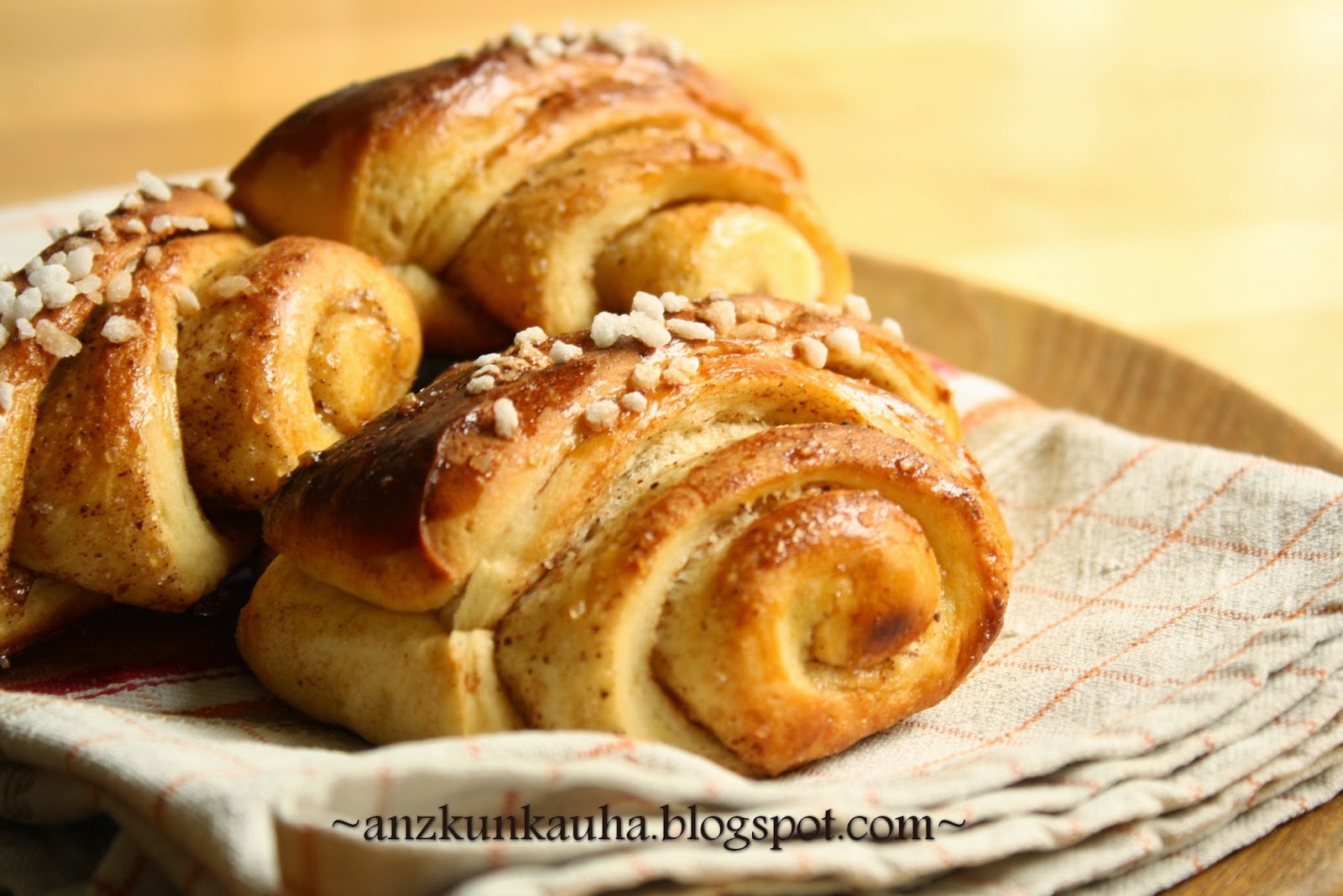 Anzkun kauha: Pullaa