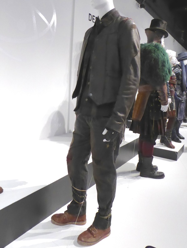 Hollywood Movie Costumes and Props: The Walking Dead's Daryl Dixon and ...