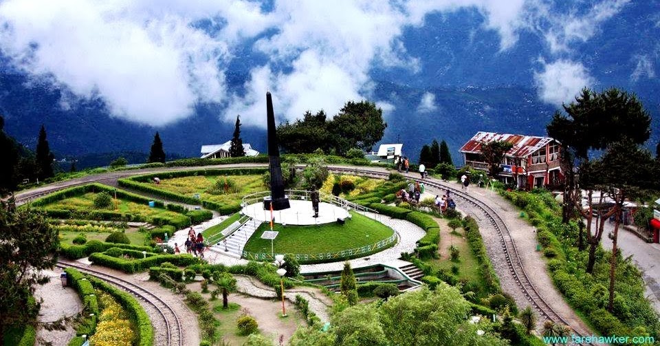 anythinglily: Darjeeling Part 5: Batasia Loop, the famous railway loop ...