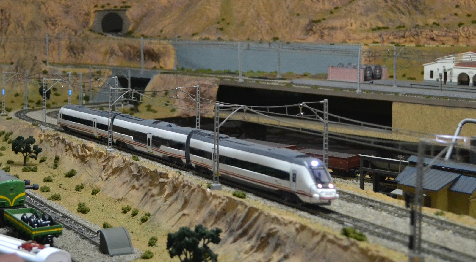 Construcción de un automotor de la serie 599 en escala H0 (I)