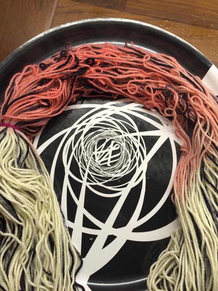 Langanlumous: Koolaus eli Kool-aid värjääminen