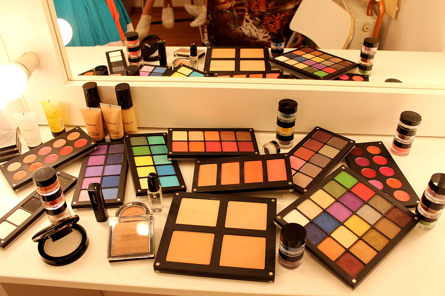 Pop Culture And Fashion Magic: The wonders of make-up