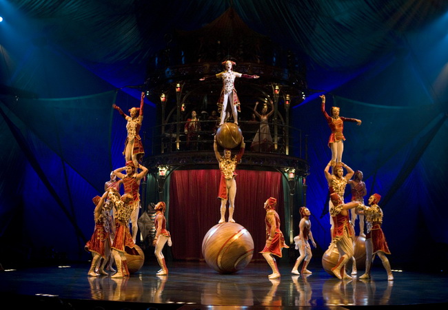 MTL Fashion Moms: Montréal Complètement Cirque