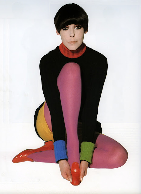 30 Stunning Color Photographs of the "Queen of Mod" Peggy Moffitt in ...