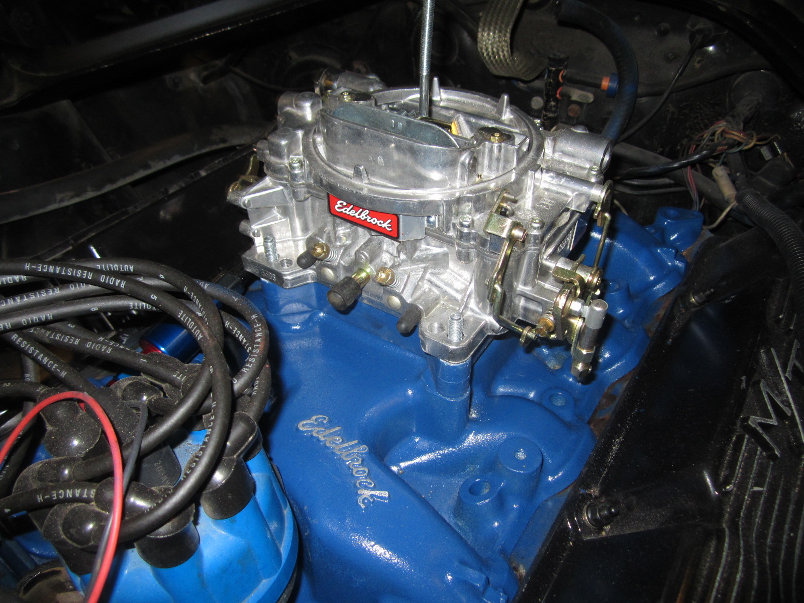 Kvicksilverpuman: 351C-4V Edelbrock Performer vs Blue Thunder intake ...