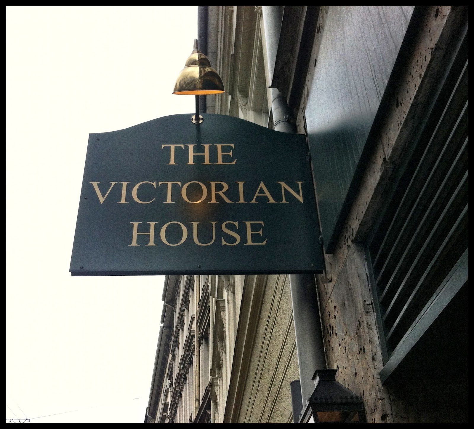 Ruby Red Maisonette: Very british...indeed