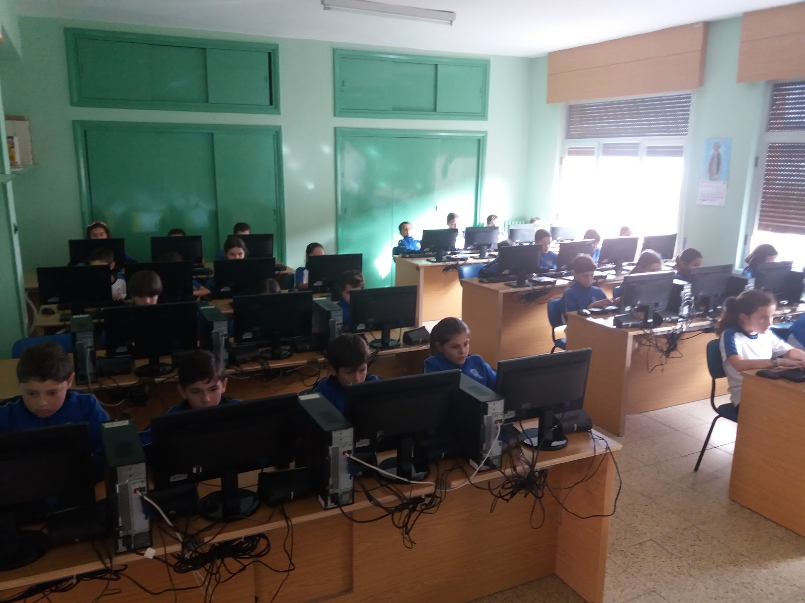 TEJIENDO REDES : EN EL AULA DE INFORMÁTICA