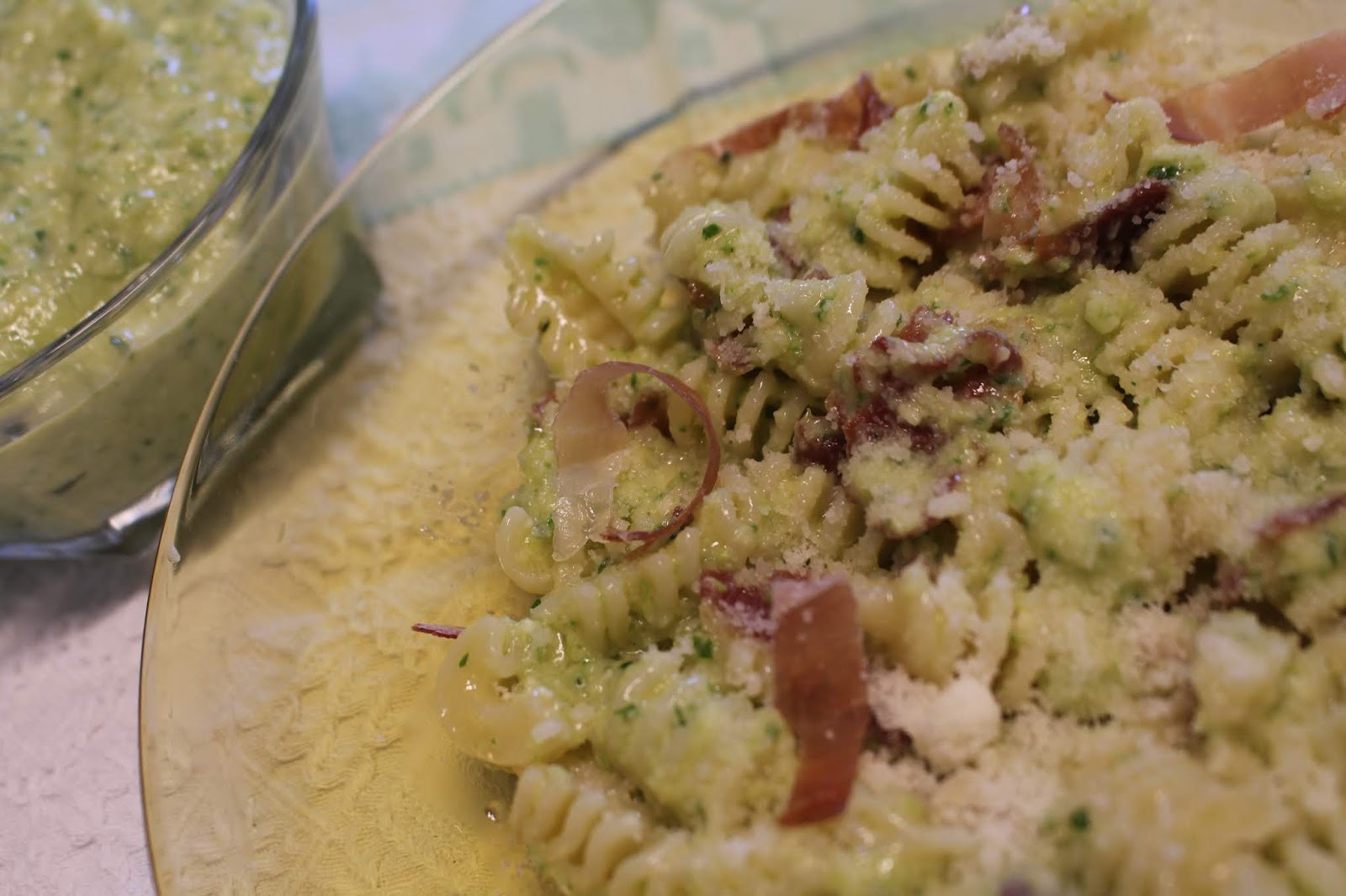 LA GRANJA DI ADRIANA: pasta corta (radiatori) con pesto di zucchine