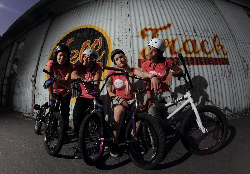 LBMX: Fotografias "Ladies Session" en Hell Track