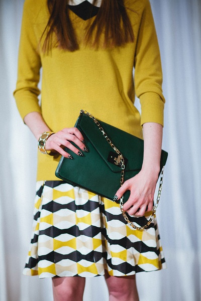 CÓMO VESTIR EN VERDE BOSQUE | The Glambition