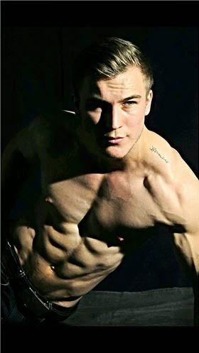 Los Ojos del Espectador: Danny Dobson: sexy model