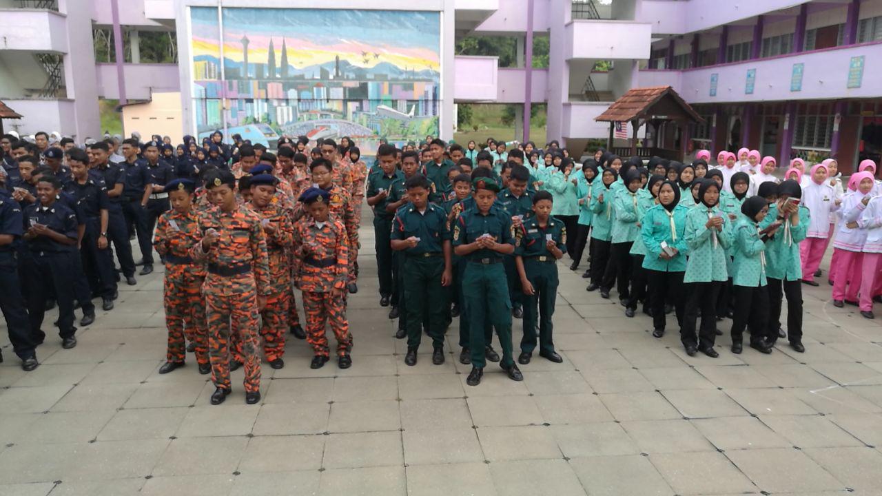BLOG SAINA: Latihan Kawad Unit Uniform