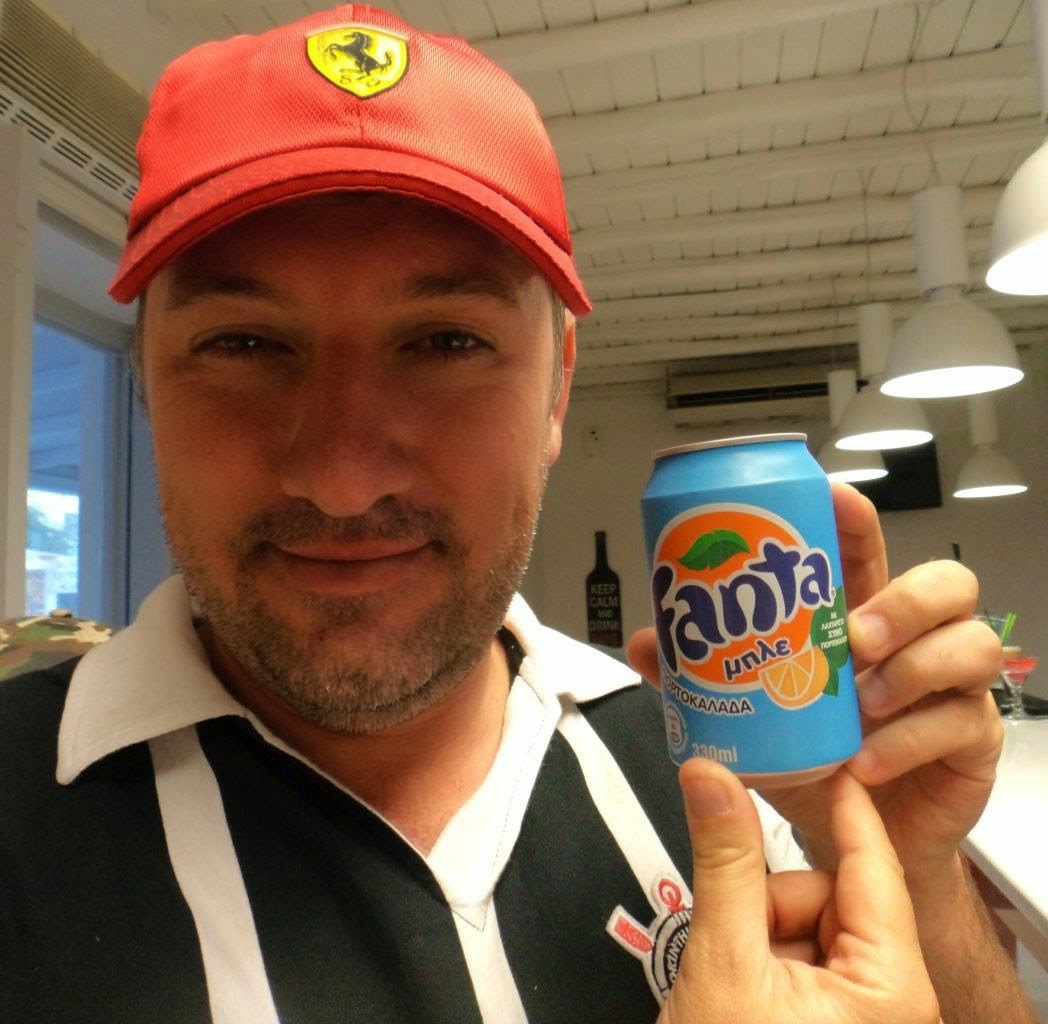 Fanta... Azul?!?! ... só na Grécia!
