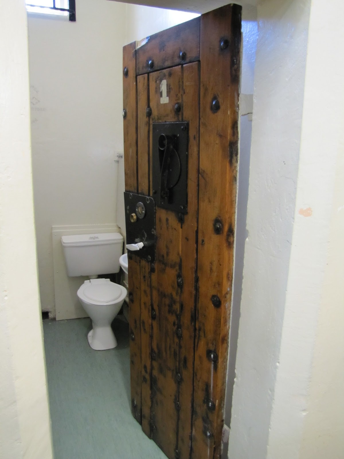 photographing New Zealand: new plymouth prison