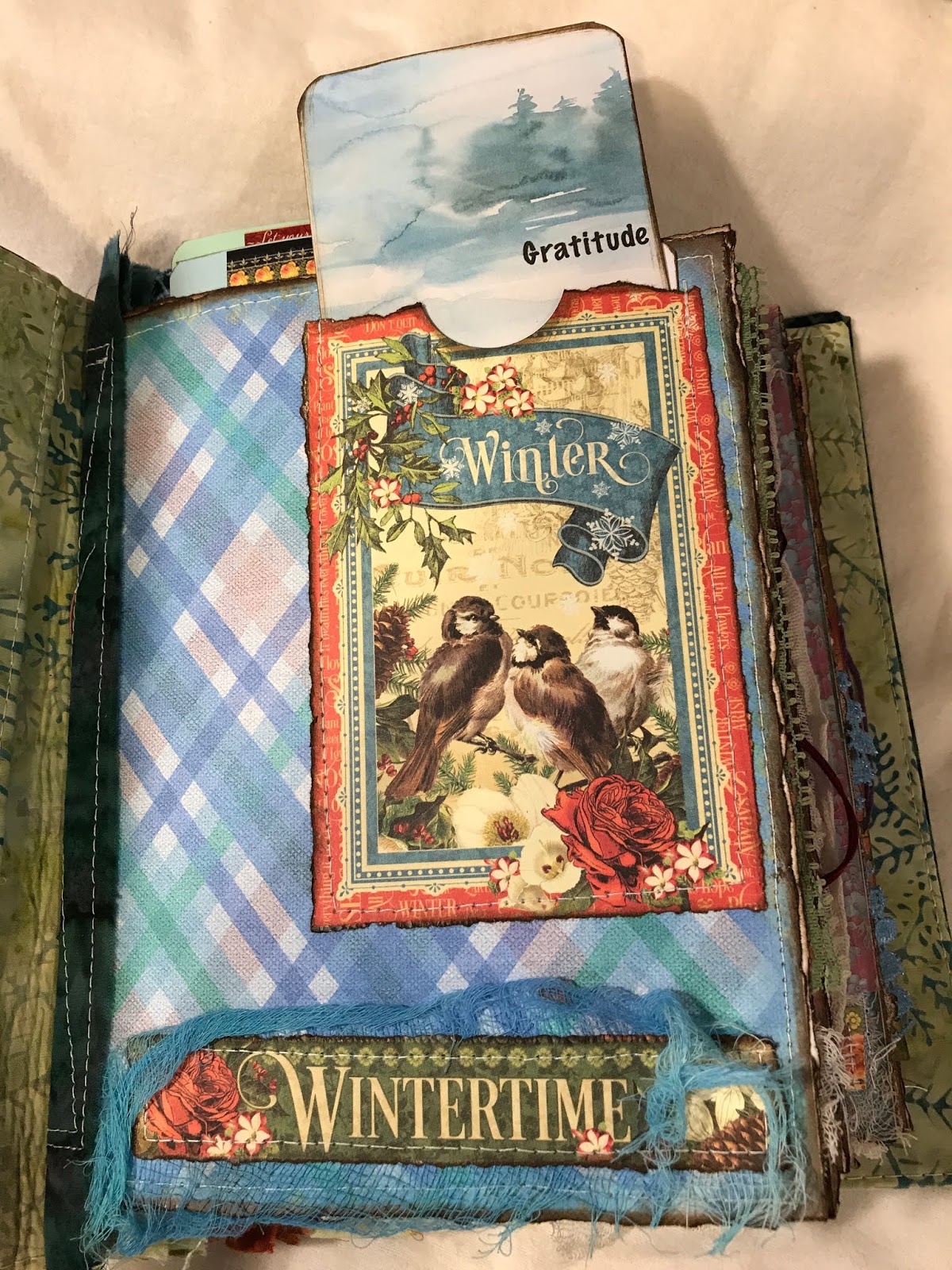 Grandmas laces: 2020 Seasons of Gratitude Year Long Journal